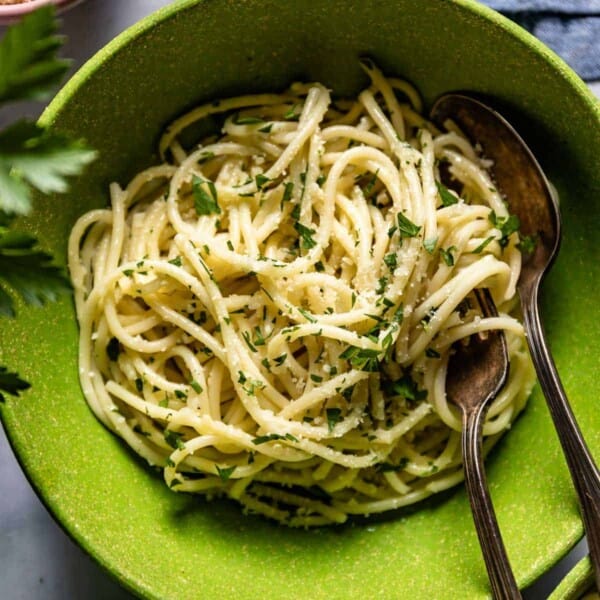 Garlic Butter Pasta Recipe (Quick & Easy) - Foolproof Living