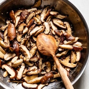 Shiitake Mushrooms Recipe (Quick & Easy) + Ways To Use Them