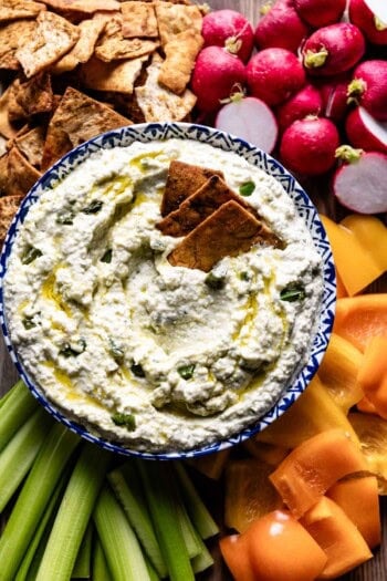 Whipped Feta Dip (Creamy 5 minute & 4 Ingredients Recipe)